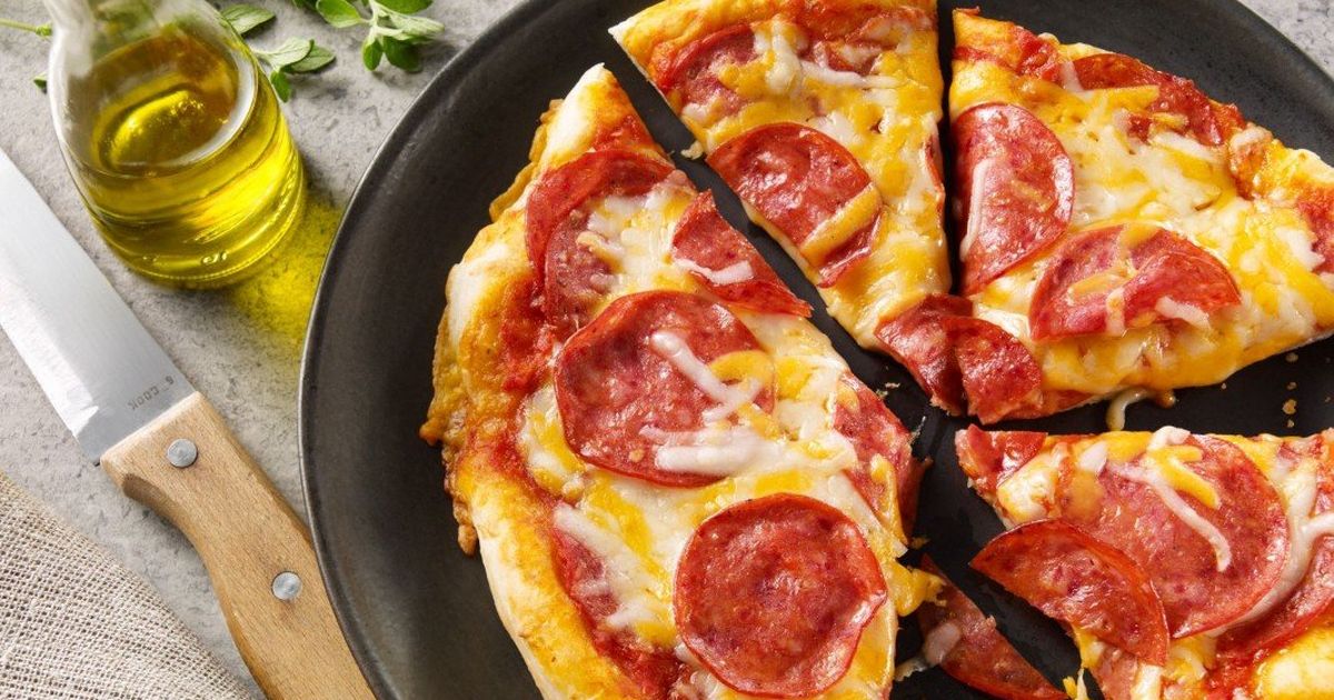 Double pepperoni pizza with three cheeses | Olymel