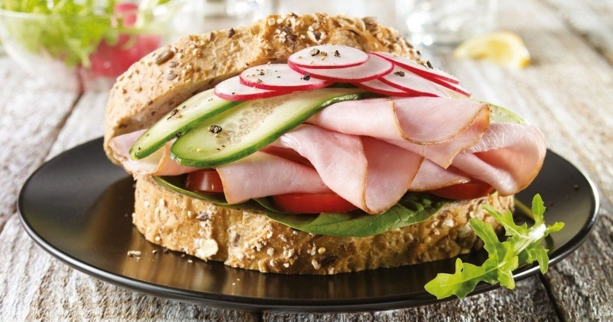 Fresh ham sandwich with old-fashioned ham | Olymel