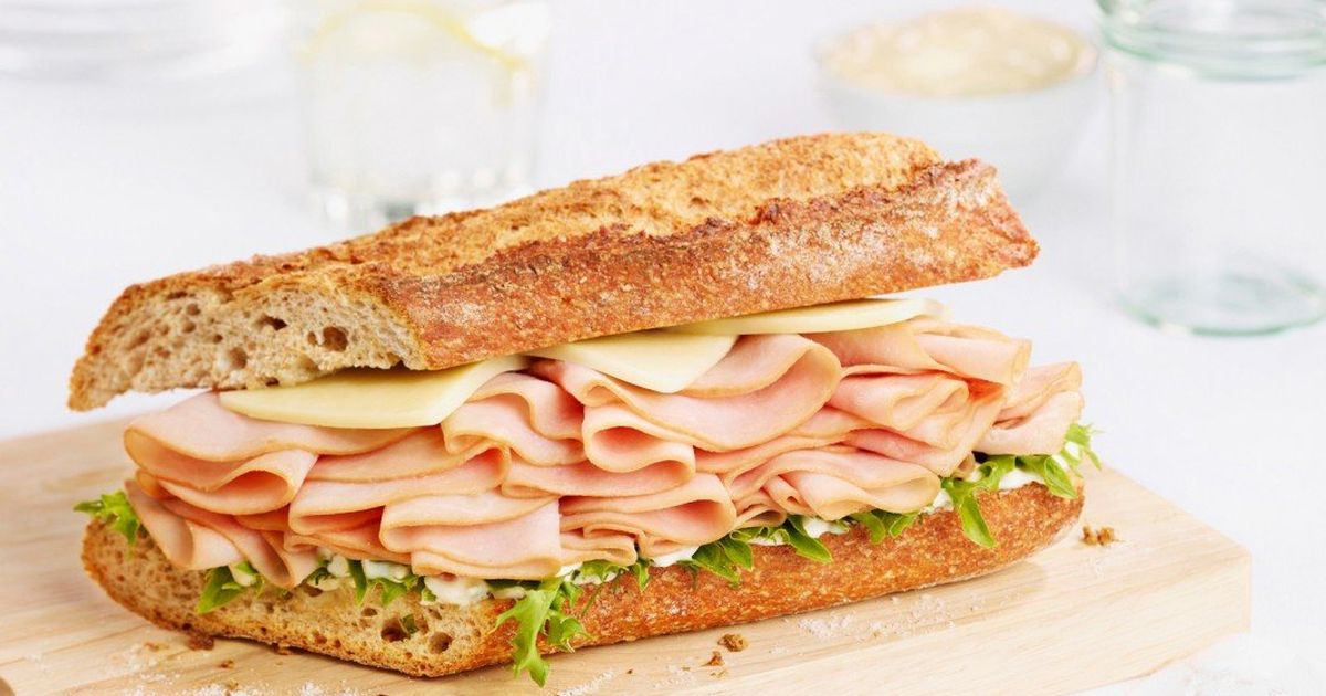 Baguette with slowly cooked ham and honey mayonnaise | Olymel